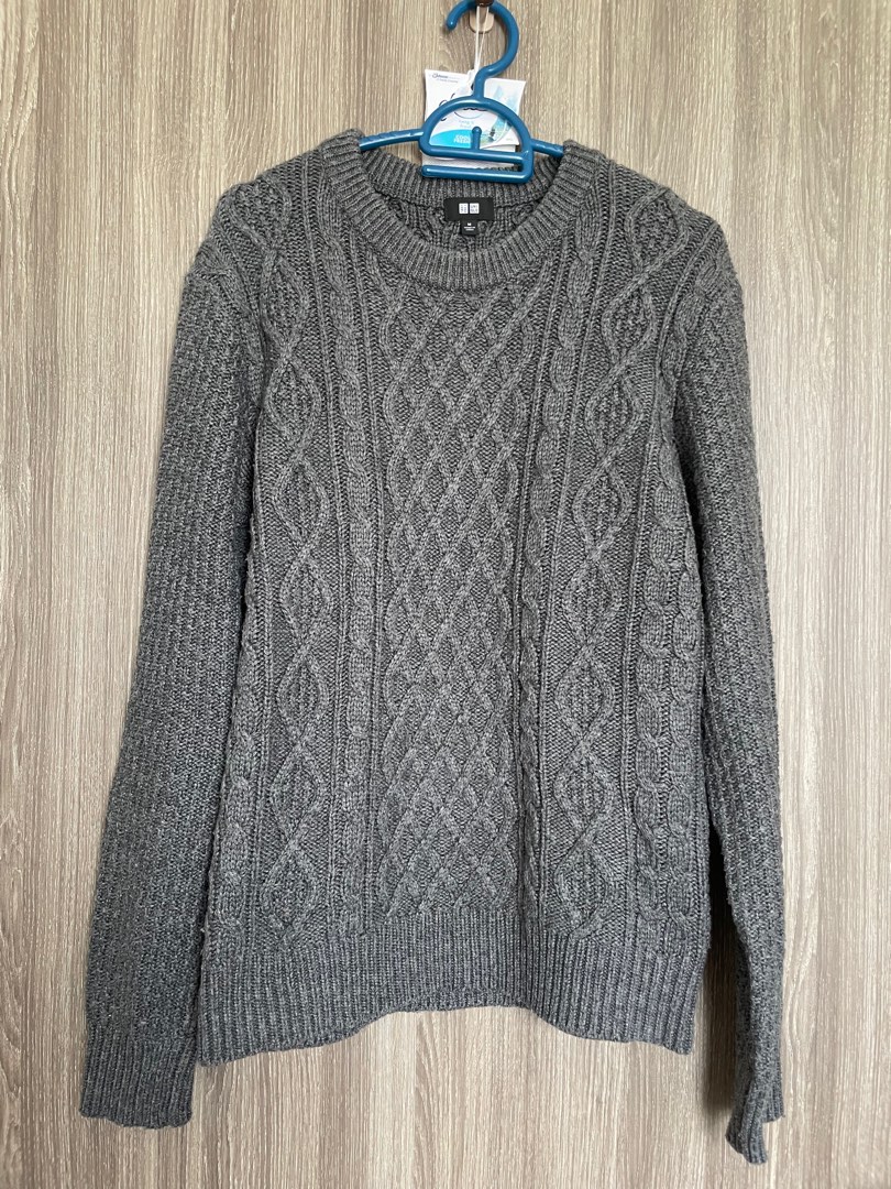Uniqlo Sweater, Men's Fashion, Coats, Jackets and Outerwear on Carousell