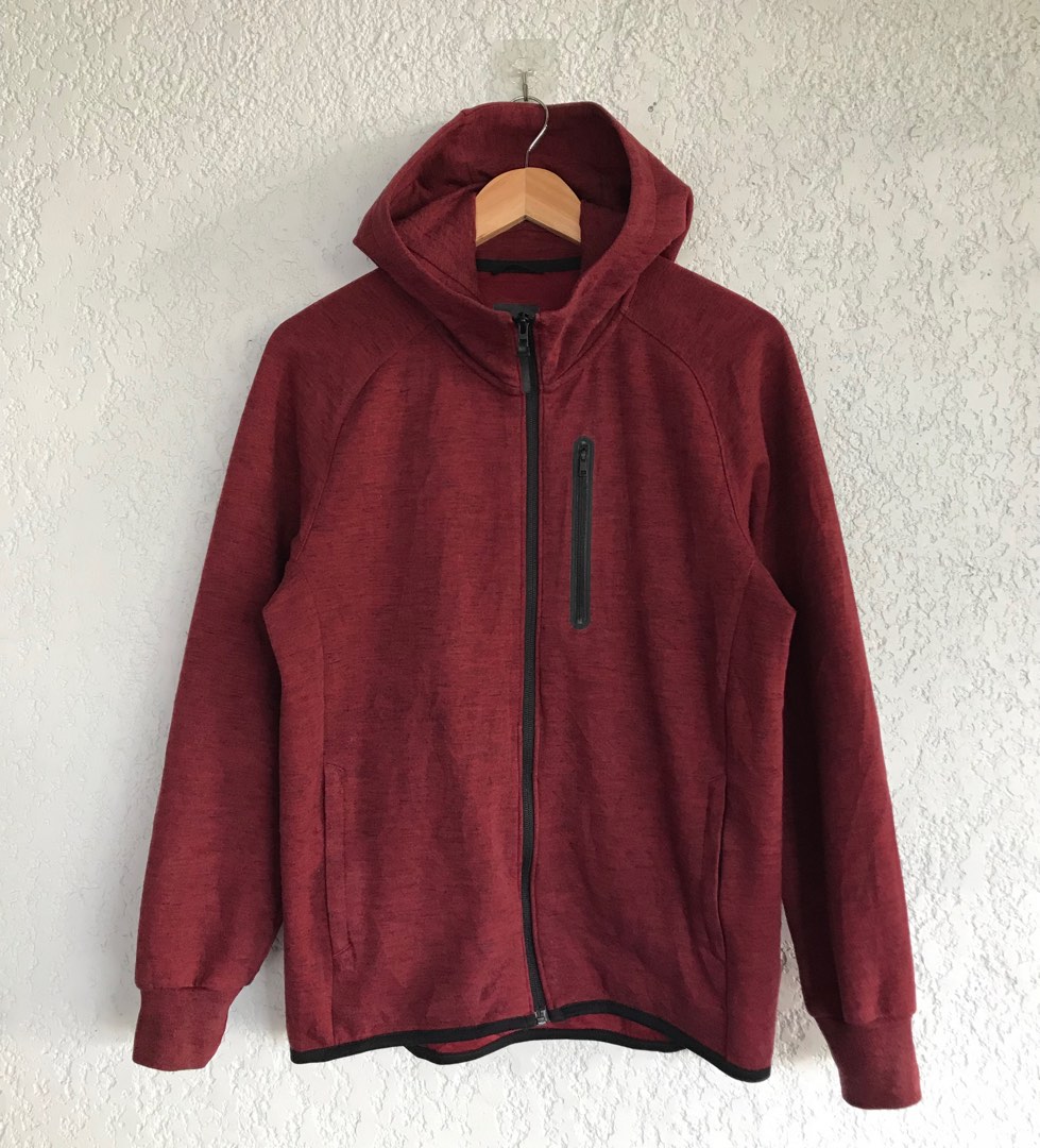 Uniqlo tech fleece hoodie, Men's Fashion, Tops & Sets, Hoodies on Carousell