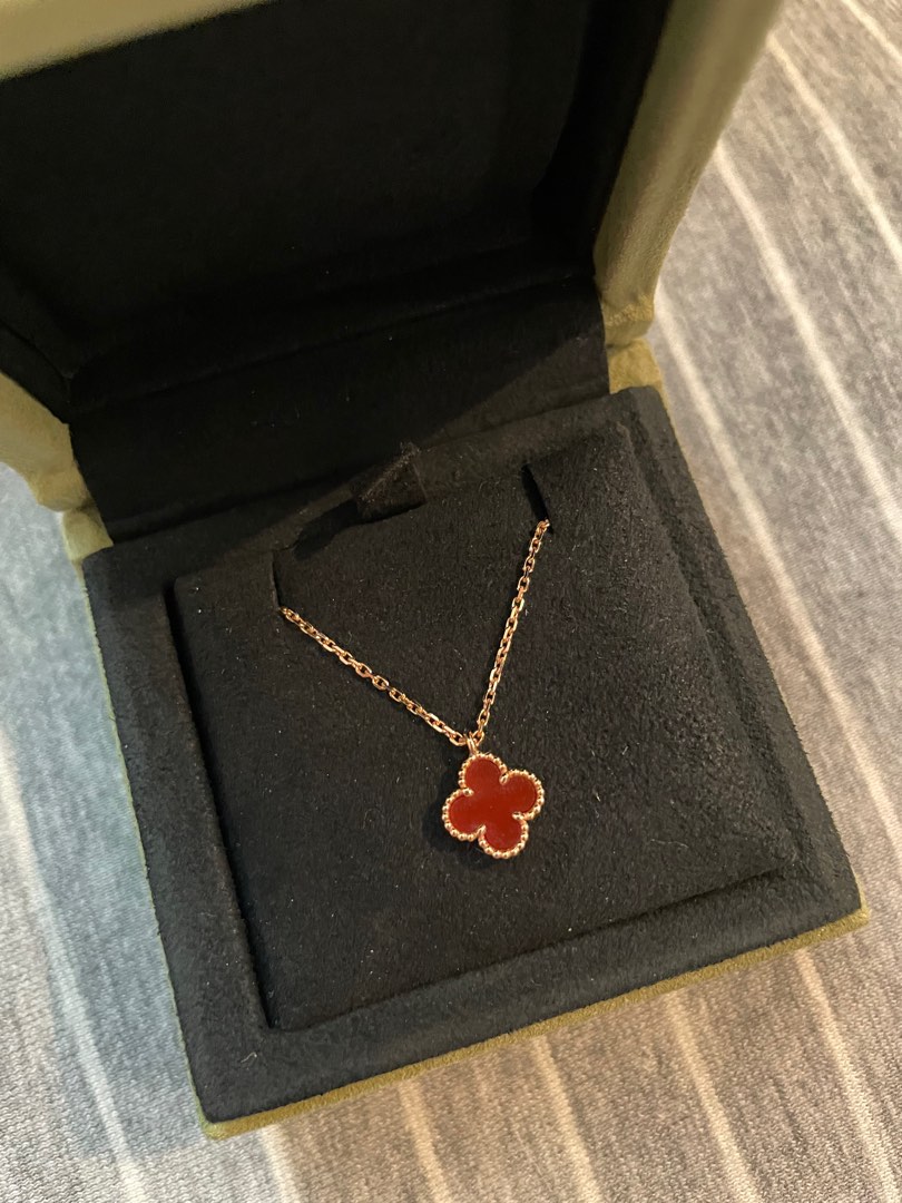 Van Cleef & Arpels VCA necklace 頸鏈, 名牌, 飾物及配件 - Carousell
