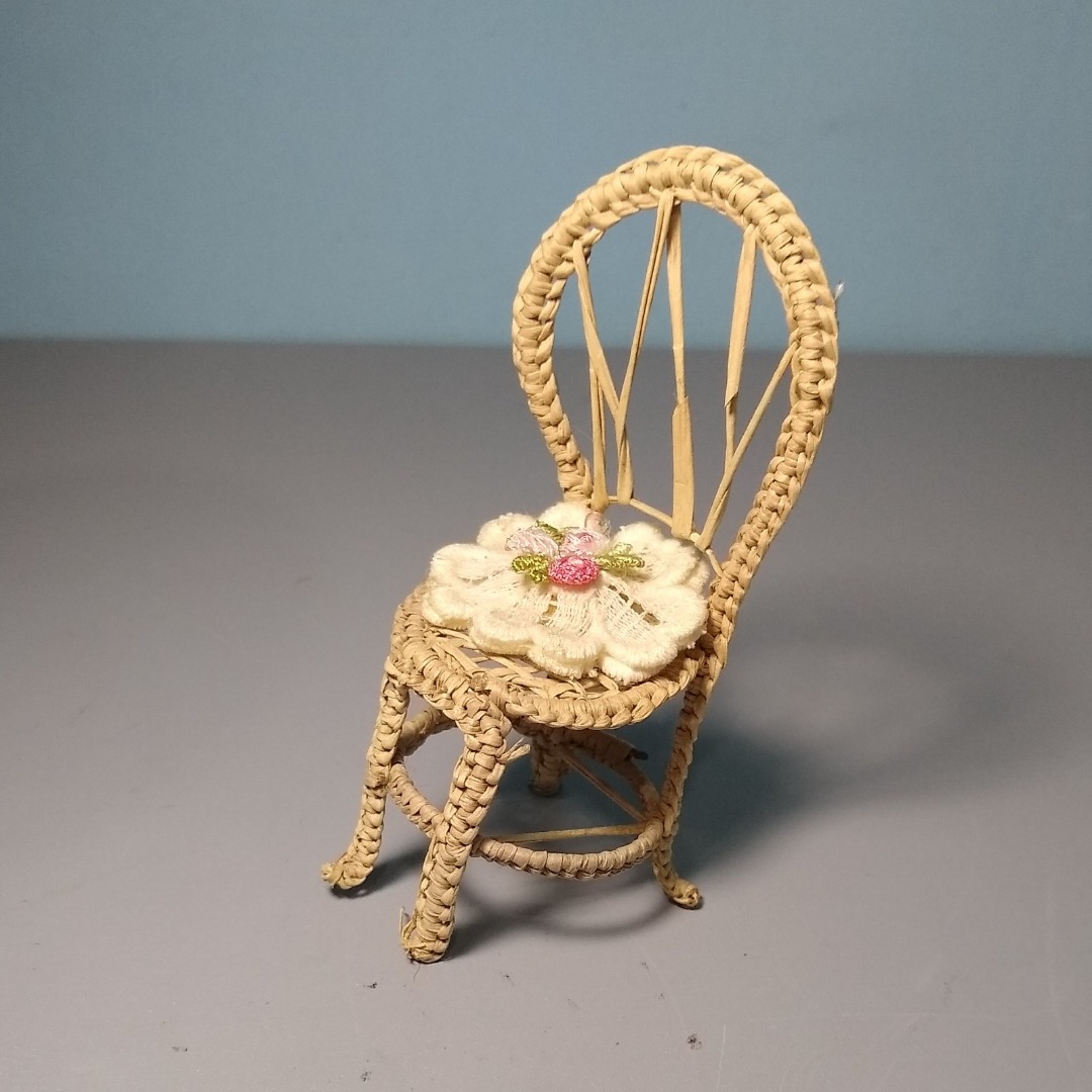 9.5cm x 4cm tiny miniature chair display for dolls and toys, Furniture ...