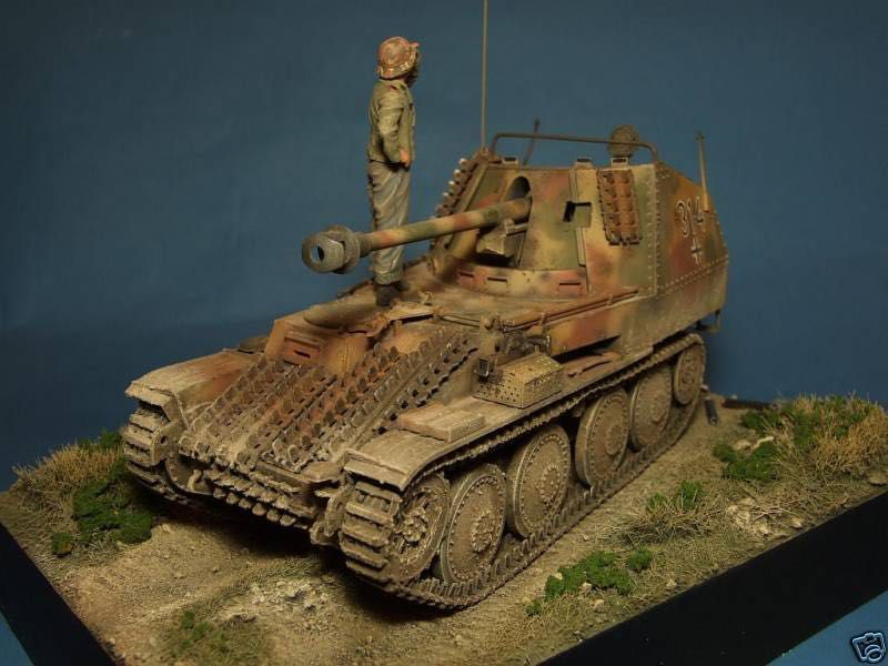 Built and painted 1/35 WW2 Marder III with base and two figures, 興趣及遊戲 ...