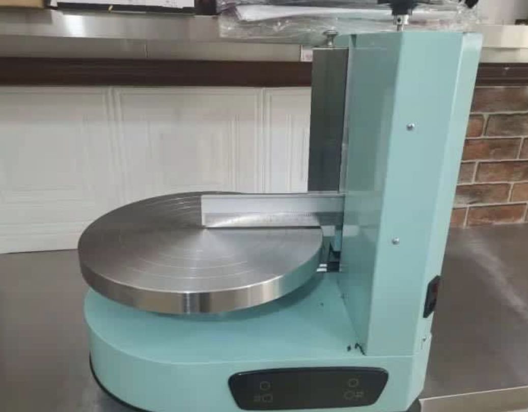 Cake Frosting Machine, Furniture & Home Living, Kitchenware & Tableware ...