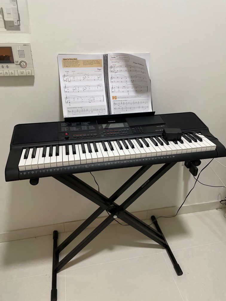 Casio Keyboard with Stand, Hobbies & Toys, Music & Media, Musical ...