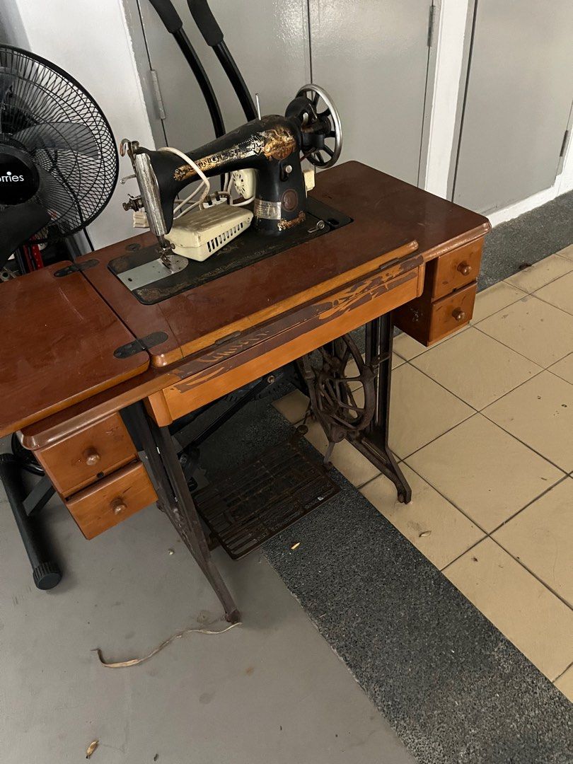 Classic Singer Sewing Machine, TV & Home Appliances, Other Home ...