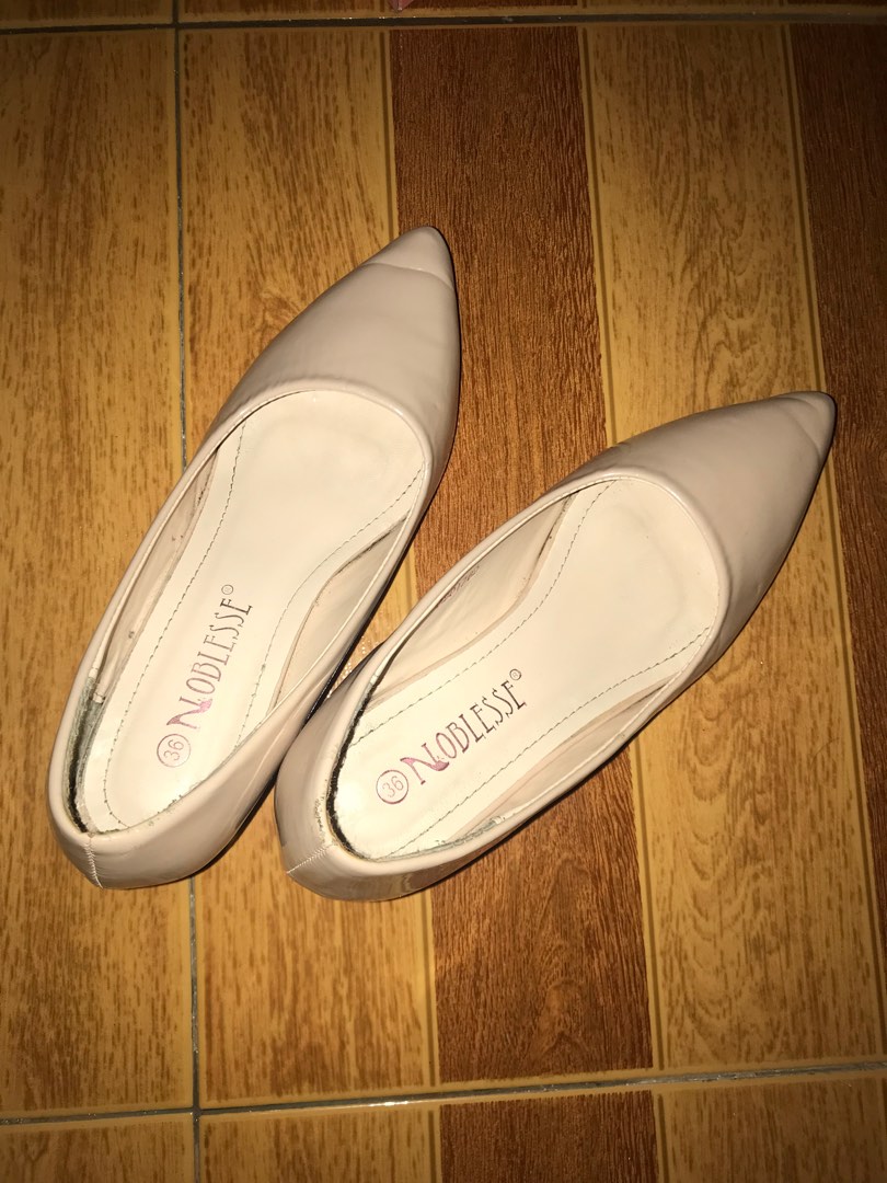 Closed Shoes - Cream Color, Women's Fashion, Footwear, Heels on Carousell