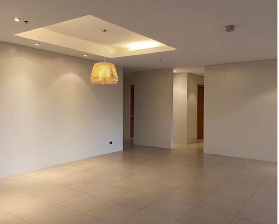 FOR SALE Interior designed Essensa East Forbes Lawton Tower BGC, Taguig ...