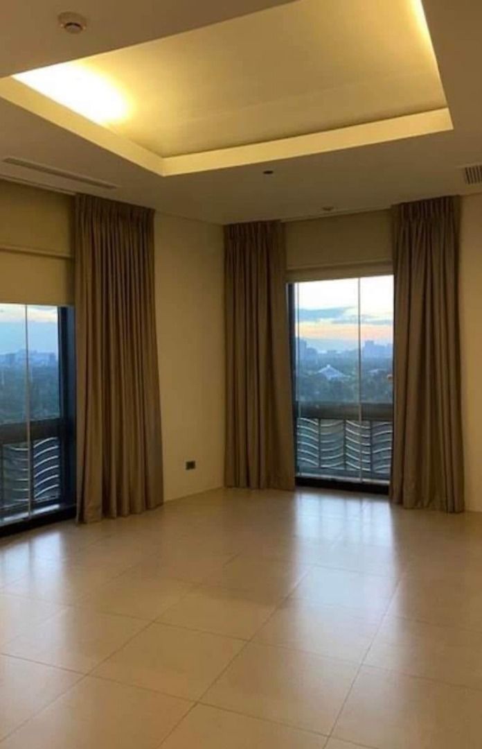 FOR SALE Interior designed Essensa East Forbes Lawton Tower BGC, Taguig ...