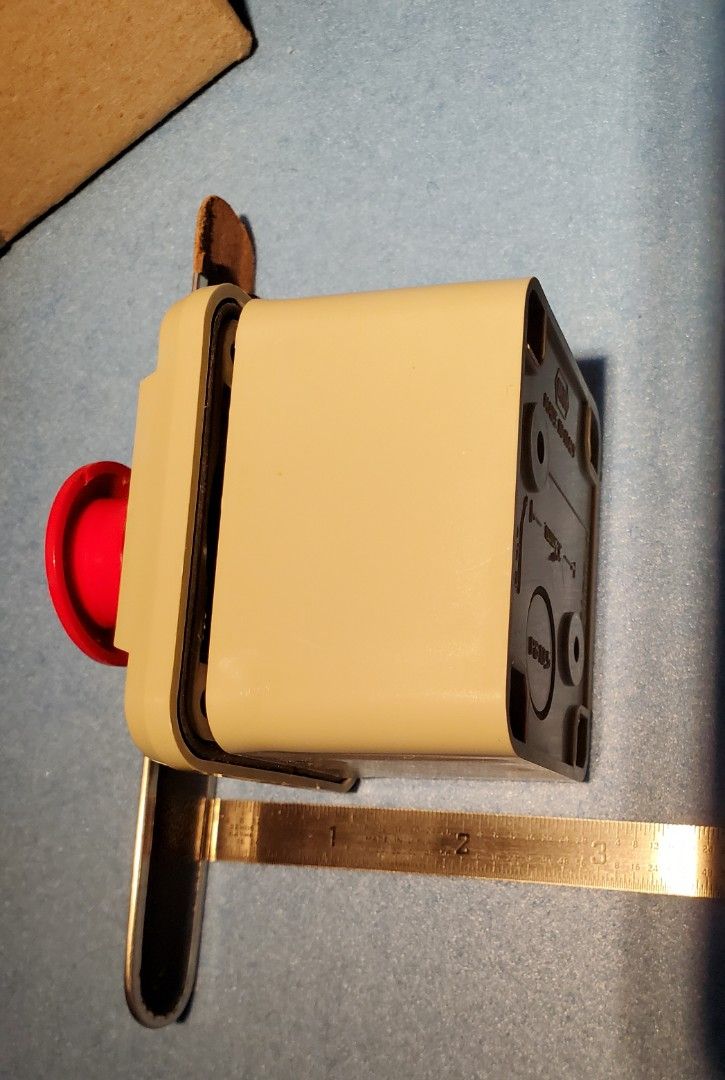 Free shipping: Two BRETER Emergency STOP switches, brand new old stock ...