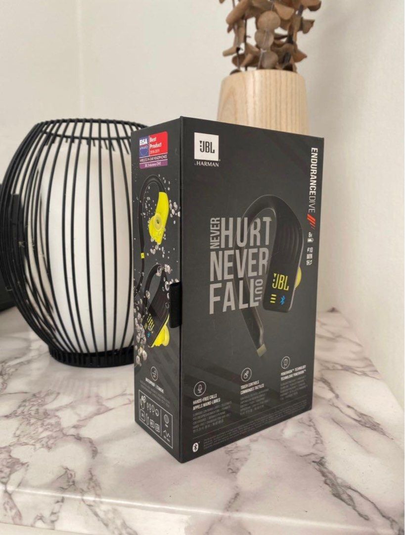 JBL endurance dive, Audio, Earphones on Carousell