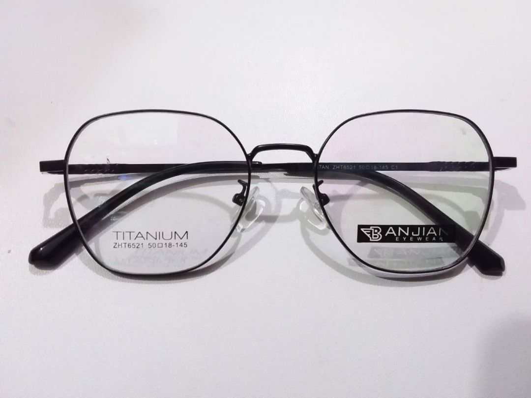Kacamata besi titanium lentur, Fesyen Wanita, Aksesoris di Carousell