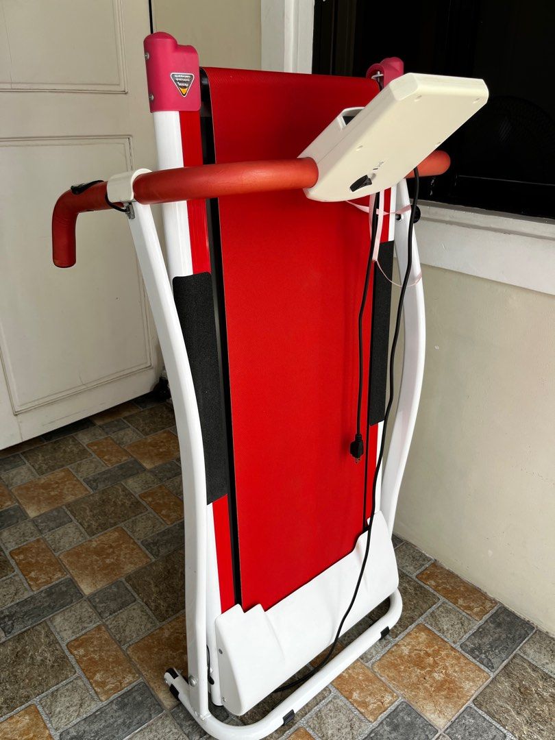 Life Gear Motorized Treadmill, Sports Equipment, Exercise & Fitness ...