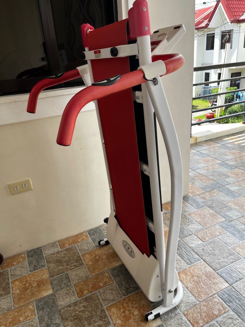 Life Gear Motorized Treadmill, Sports Equipment, Exercise & Fitness ...