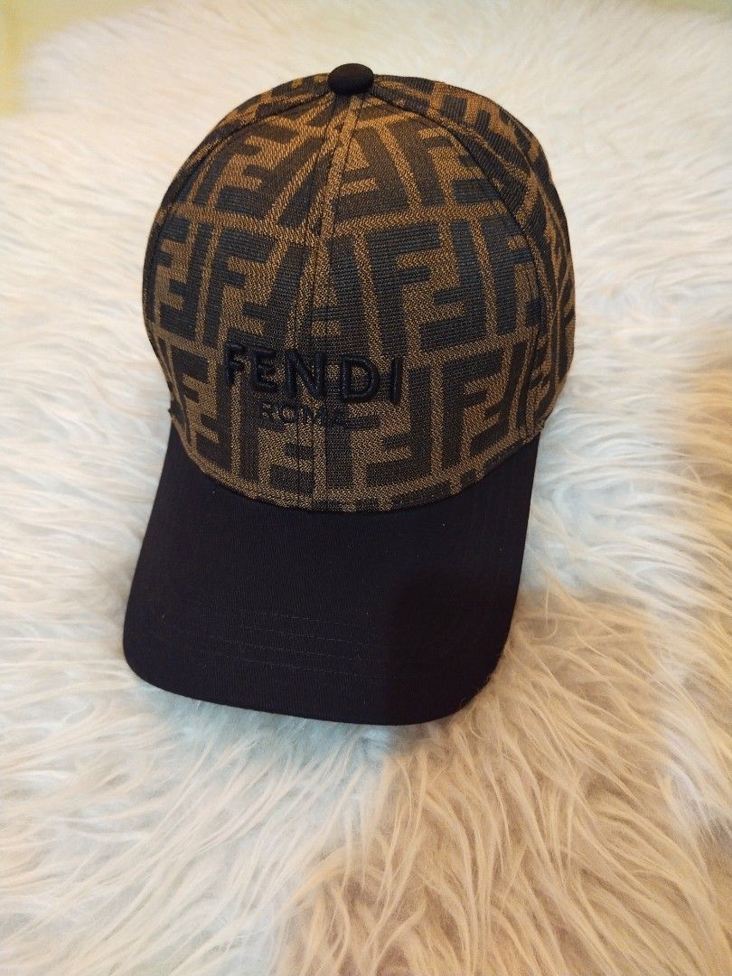 Luxury FENDI caps sangat mewah dan elegan mempesona, Fesyen Pria ...