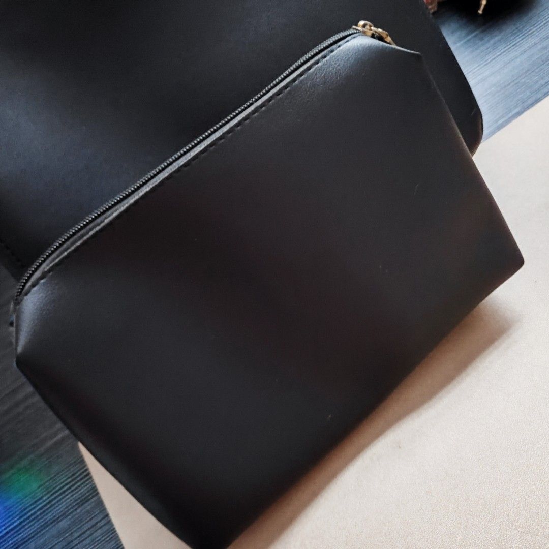 Mizzue Shoulder Bag - Black, Women's Fashion, Bags & Wallets, Shoulder Bags on Carousell