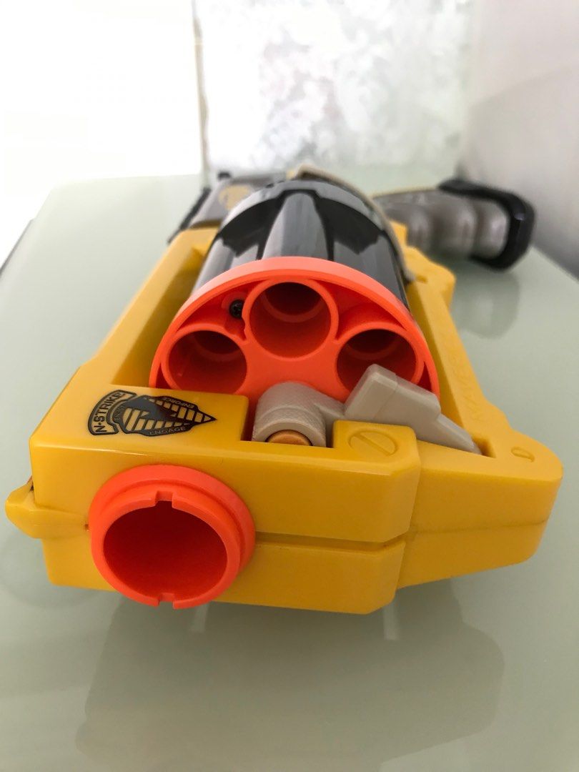 Nerf N-Strike gun Maverick Rev-6 左輪手槍 飛鏢槍, 興趣及遊戲, 玩具 & 遊戲類 - Carousell