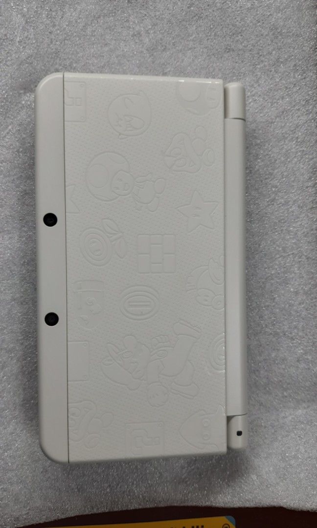 New Nintendo 3DS Super Mario White Limited Edition (US Version, Good as ...