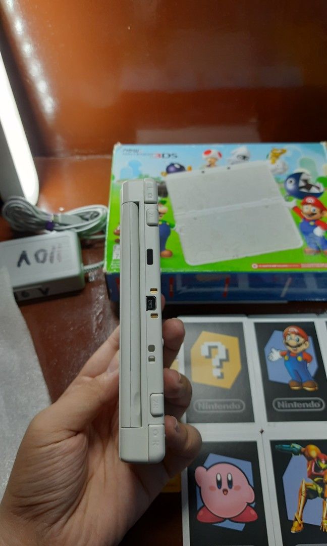 New Nintendo 3DS Super Mario White Limited Edition (US Version, Good as ...