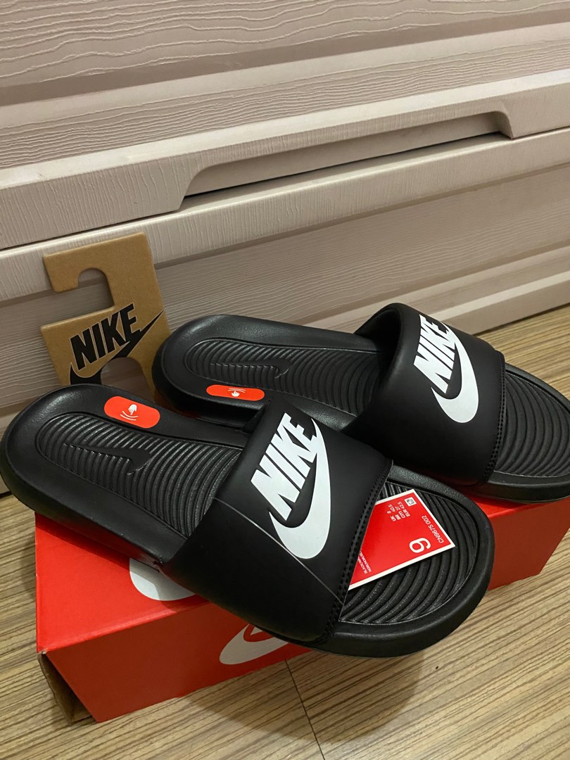Nike men's victori one slides, Men's Fashion, Footwear, Slippers ...