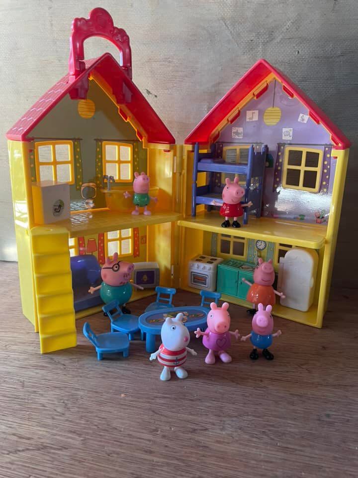 Peppa Pig Family House Playset, Hobbies & Toys, Toys & Games on Carousell