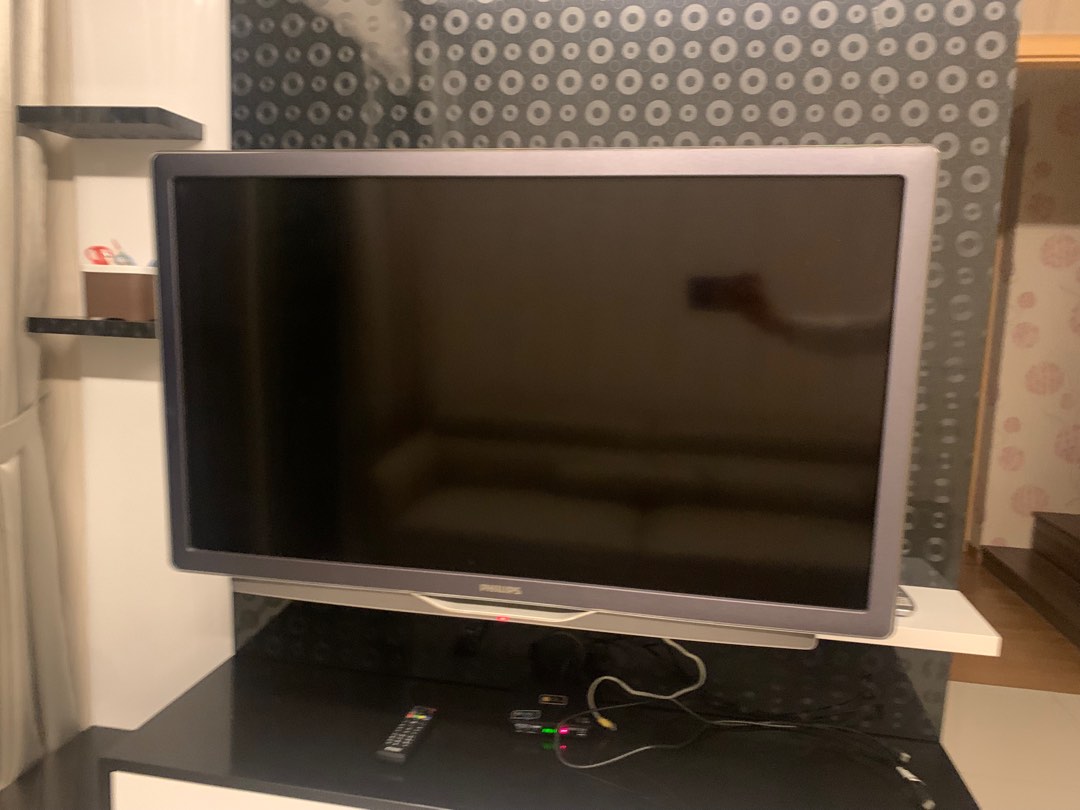 Philips TV 42 inch, Non smart, non digital, TV & Home Appliances, TV ...