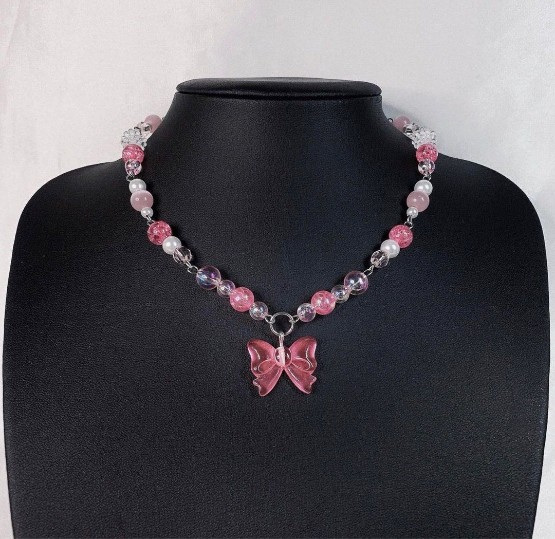 pink beaded bow necklace, Women's Fashion, Jewelry & Organisers ...