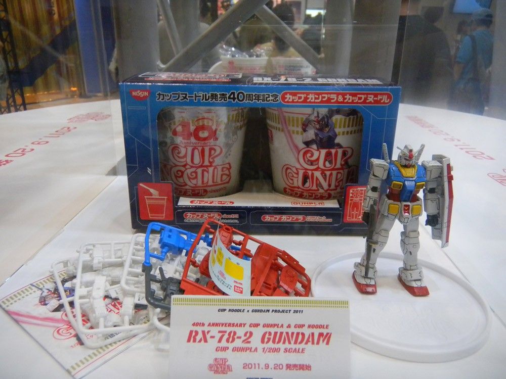 RARE Nissin Cup Noodle X Gundam Model kit cup Gunpla RX78-2 & Char Zaku ...