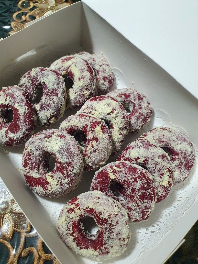 RED VELVET DONUT, Food & Drinks, Homemade Bakes on Carousell