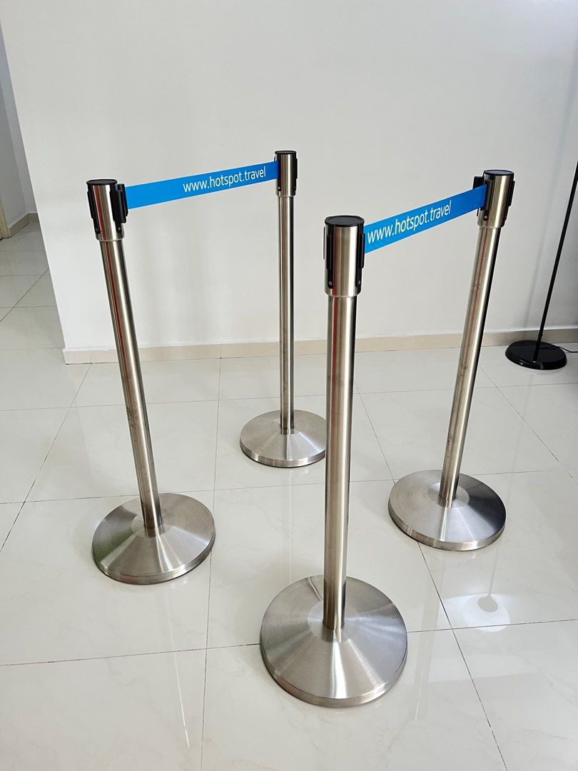 Retractable queue pole, Everything Else on Carousell