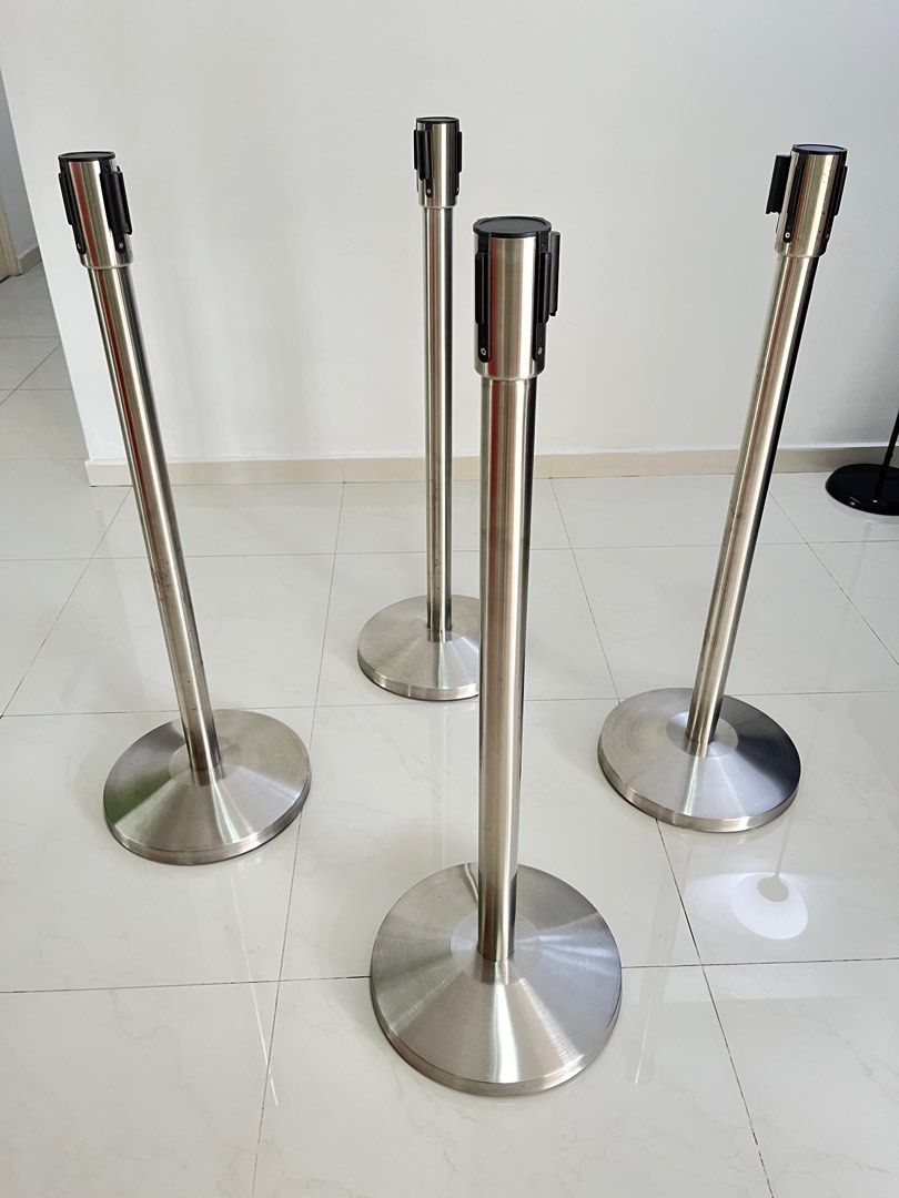 Retractable queue pole, Everything Else on Carousell