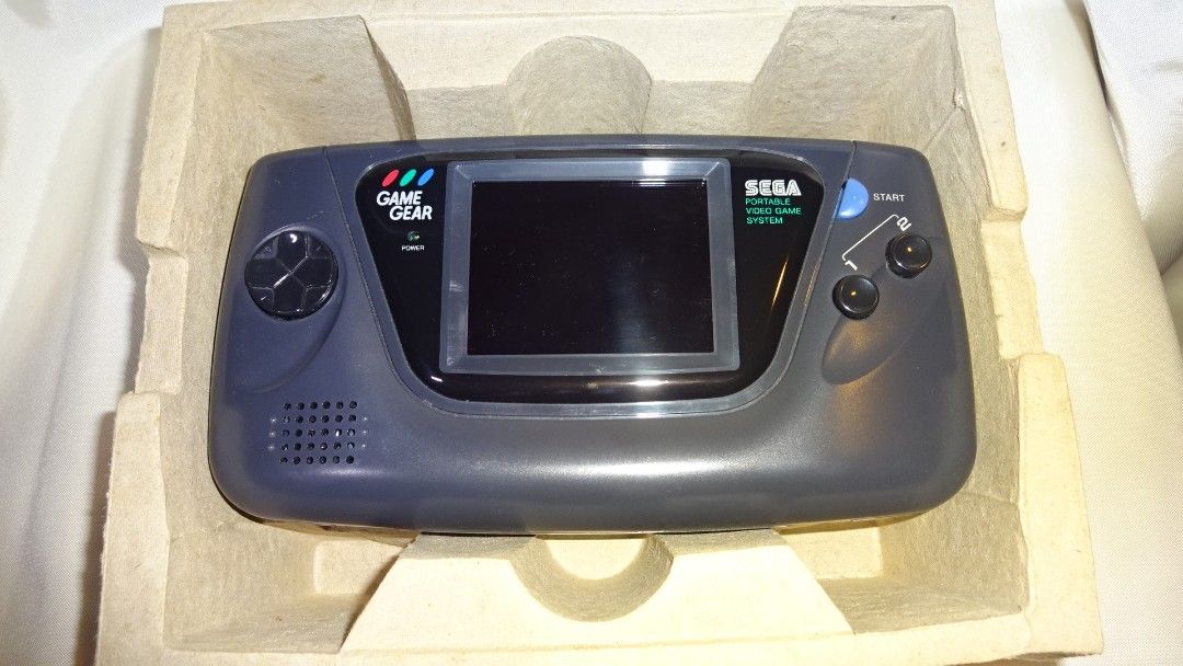 SEGA Game Gear handheld console model no.hgg-3210, Video Gaming, Video ...