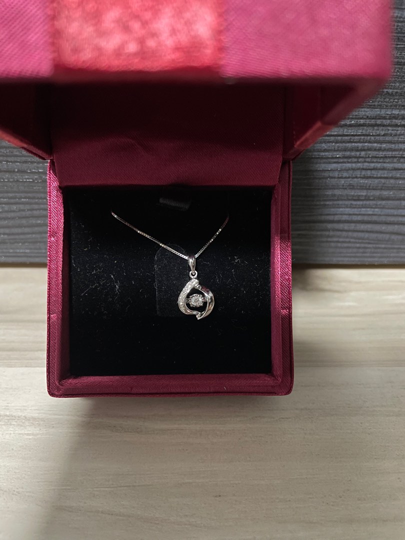 SK Jewellery Necklace, Dancing Star, Women's Fashion, Jewelry & Organisers, Necklaces on Carousell