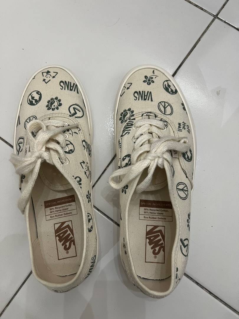 Snickers, Women's Fashion, Footwear, Sneakers on Carousell