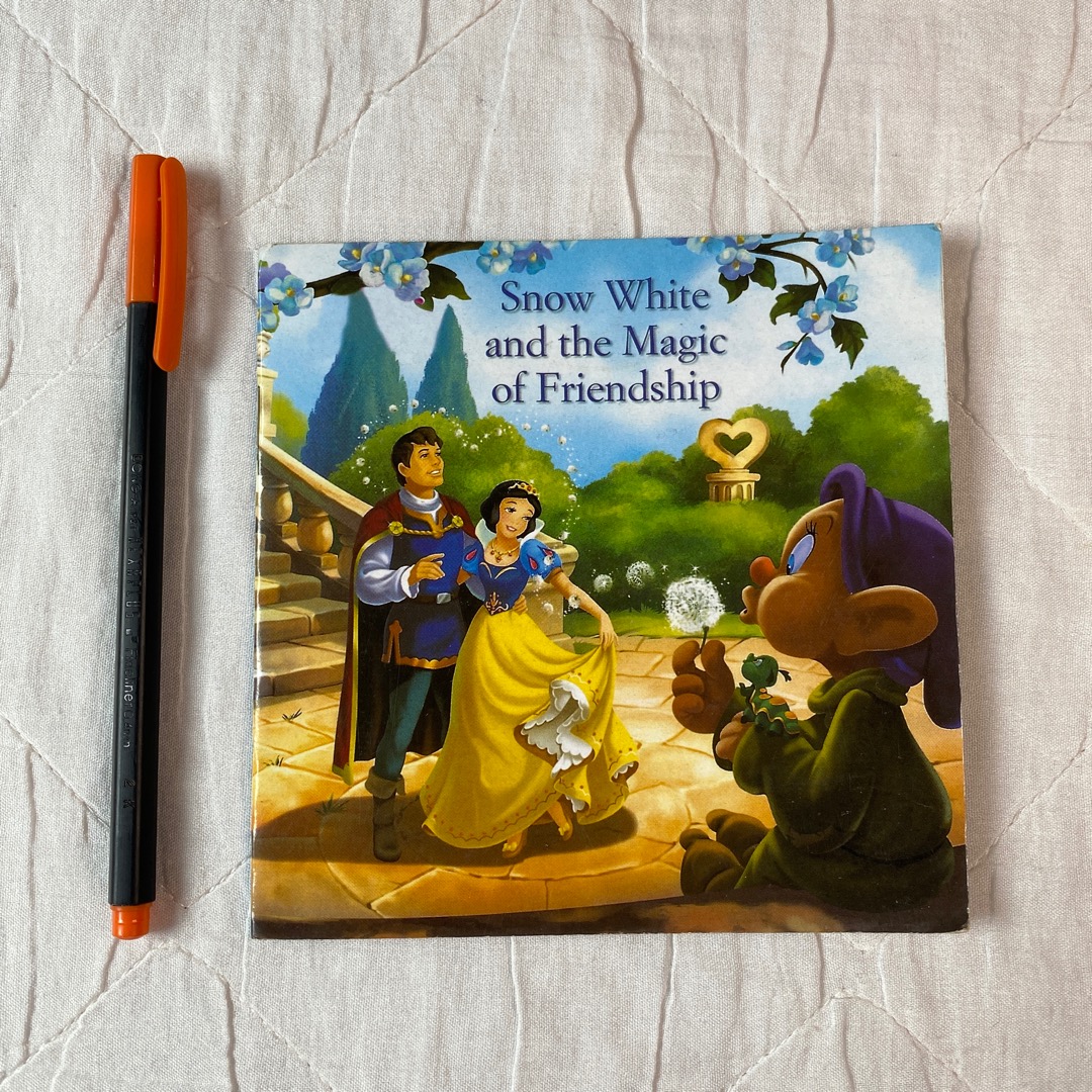 Snow White and the Magic Friendship, Hobbies & Toys, Books & Magazines ...