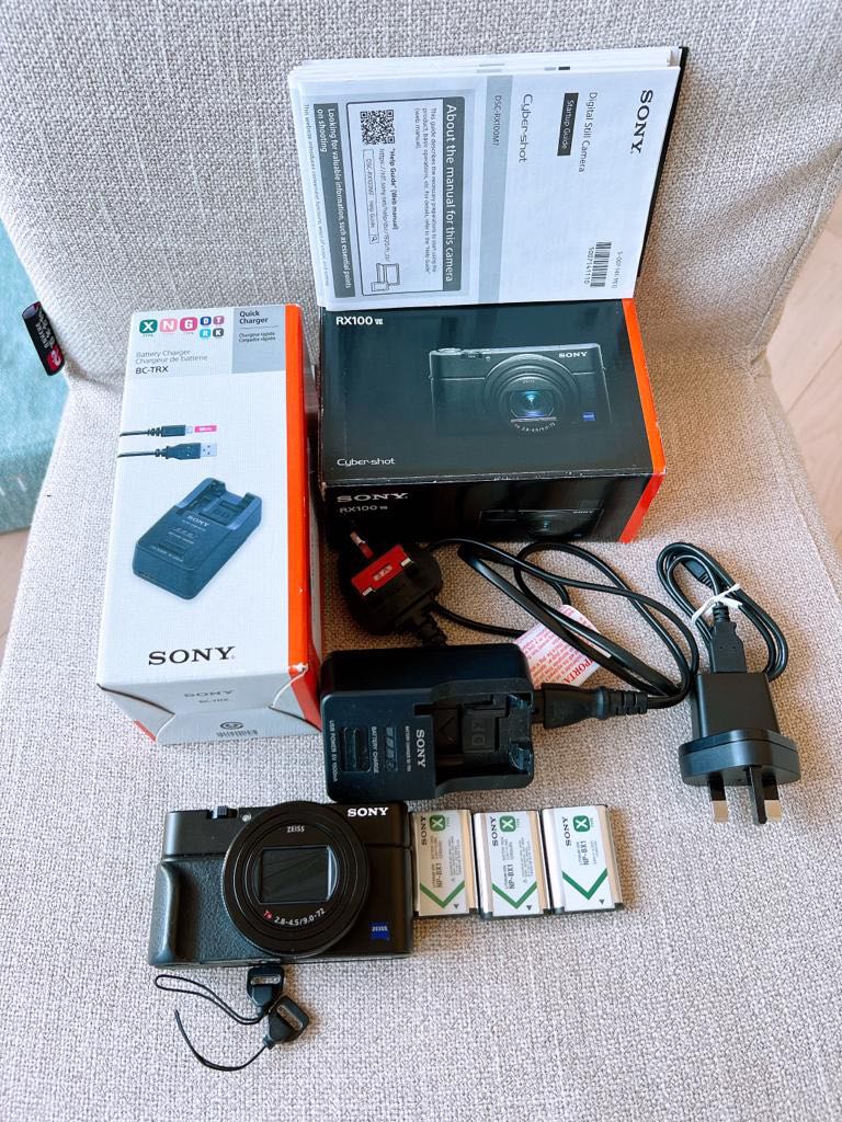 Sony RX100 vii 相機 連三粒電&差電器, 攝影器材, 相機 - Carousell