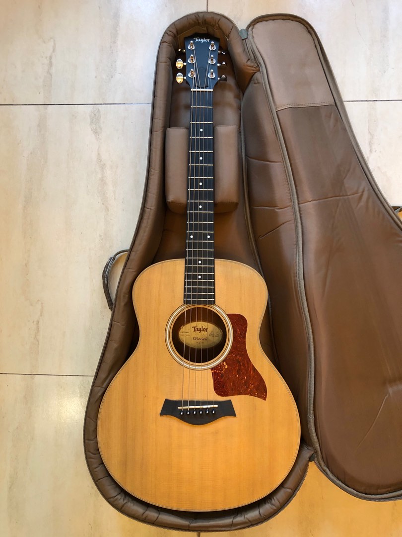 Taylor GS Mini Spruce Top, Hobbies & Toys, Music & Media, Musical ...