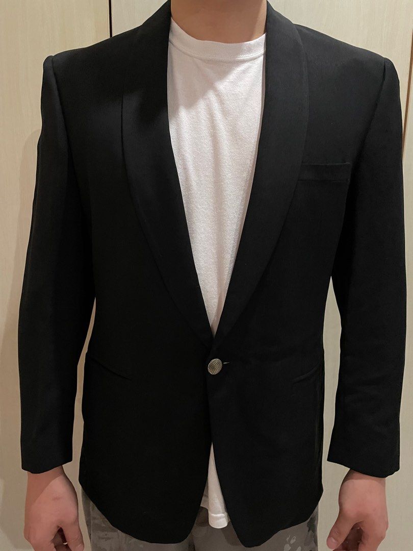 Tuxedo pria v2 versace, Fesyen Pria, Pakaian , Baju Luaran di Carousell