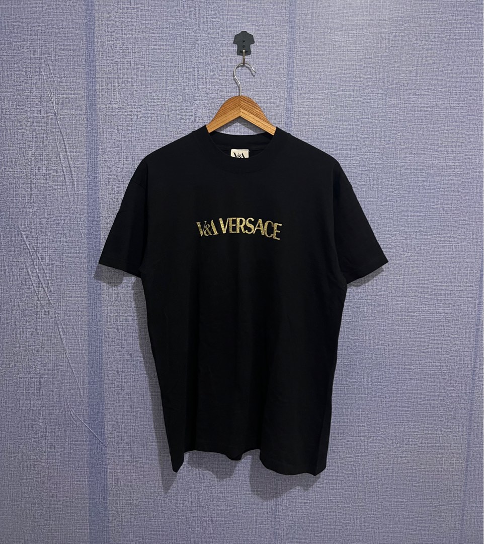 Versace V&A(Victoria & Albert) Museum tee fits large (21x29), Men's ...