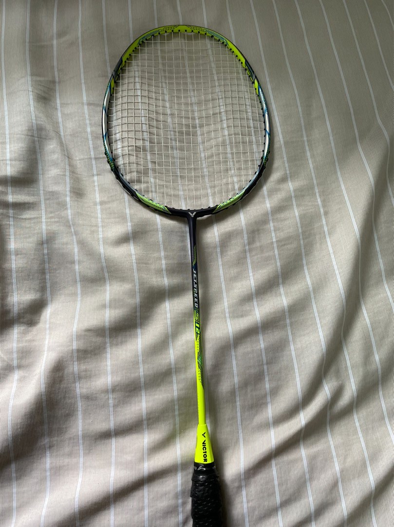 Victor Jetspeed S12 4UG5 Badminton Racket, Sports Equipment, Sports ...