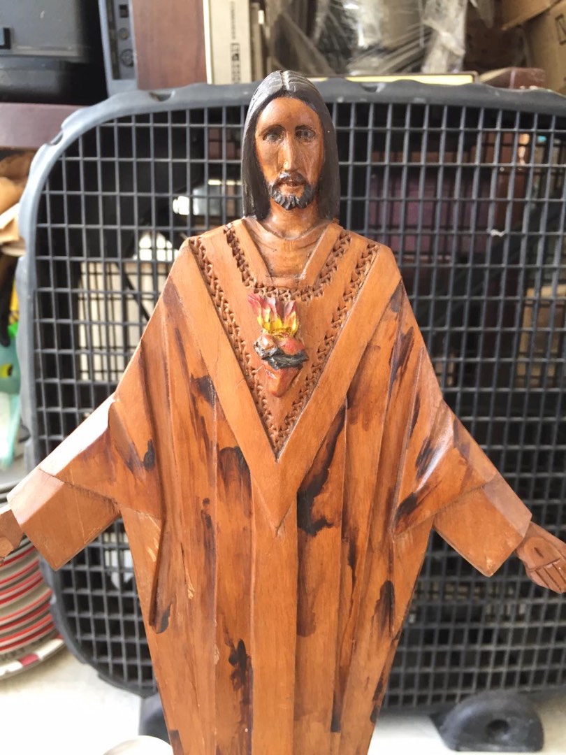 Vintage 20 inches Wooden Jesus Christ Statue Sculpture, Hobbies & Toys ...