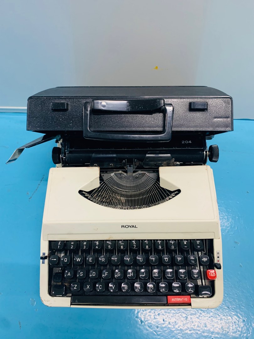 Vintage Typewriter Royal 204 ( made in Japan ), Hobbies & Toys ...