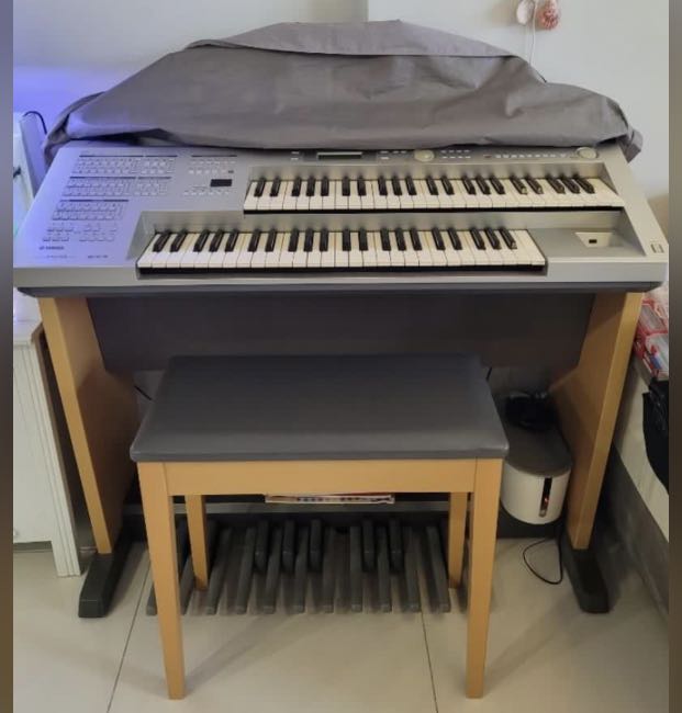 Yamaha Electone Stagea ELB 01, Hobbies & Toys, Music & Media, Musical Instruments on Carousell