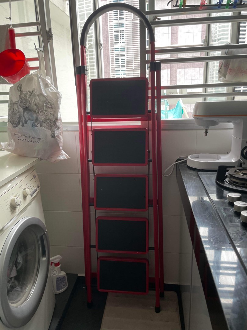 5 steps Foldable Ladder - used once, Furniture & Home Living, Home ...