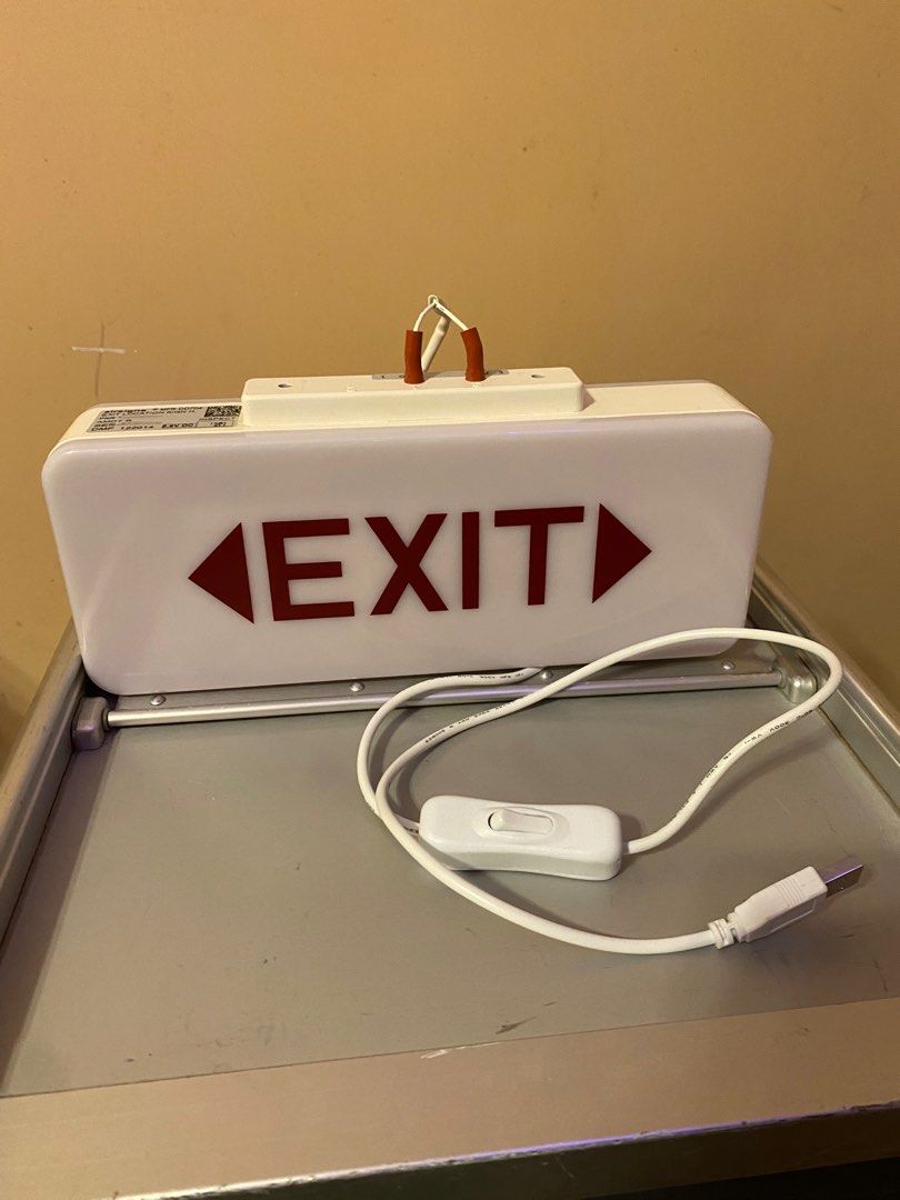 空中巴士 Airbus A340 Exit Sign 出路燈 飛機 收藏 航空公司 國泰 香港航空 港龍 香港快運, 興趣及遊戲, 收藏品及 ...