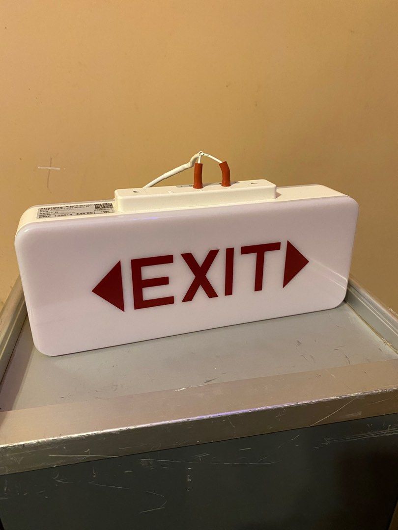 空中巴士 Airbus A340 Exit Sign 出路燈 飛機 收藏 航空公司 國泰 香港航空 港龍 香港快運, 興趣及遊戲, 收藏品及 ...