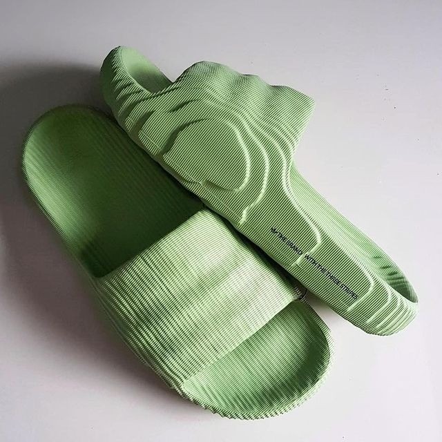 Adidas Adilette 22 Slides Magic Lime (BELOW SRP), Men's Fashion ...