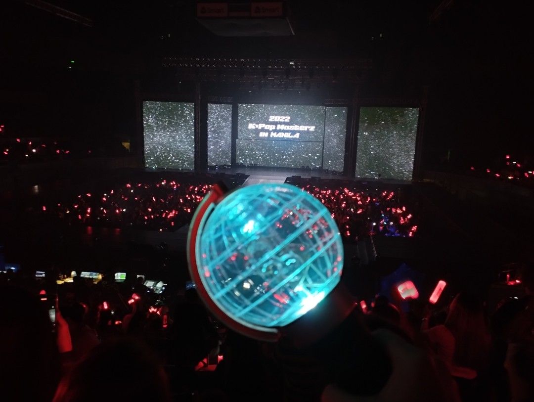 ATEEZ LIGHTSTICK LIGHTINY VER 1, Hobbies & Toys, Memorabilia ...