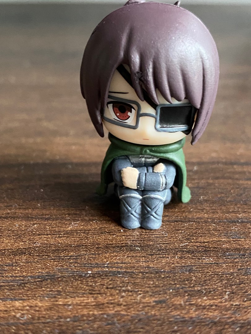 Attack On Titan Original Bandai capsule figurine Hanji, Hobbies & Toys ...