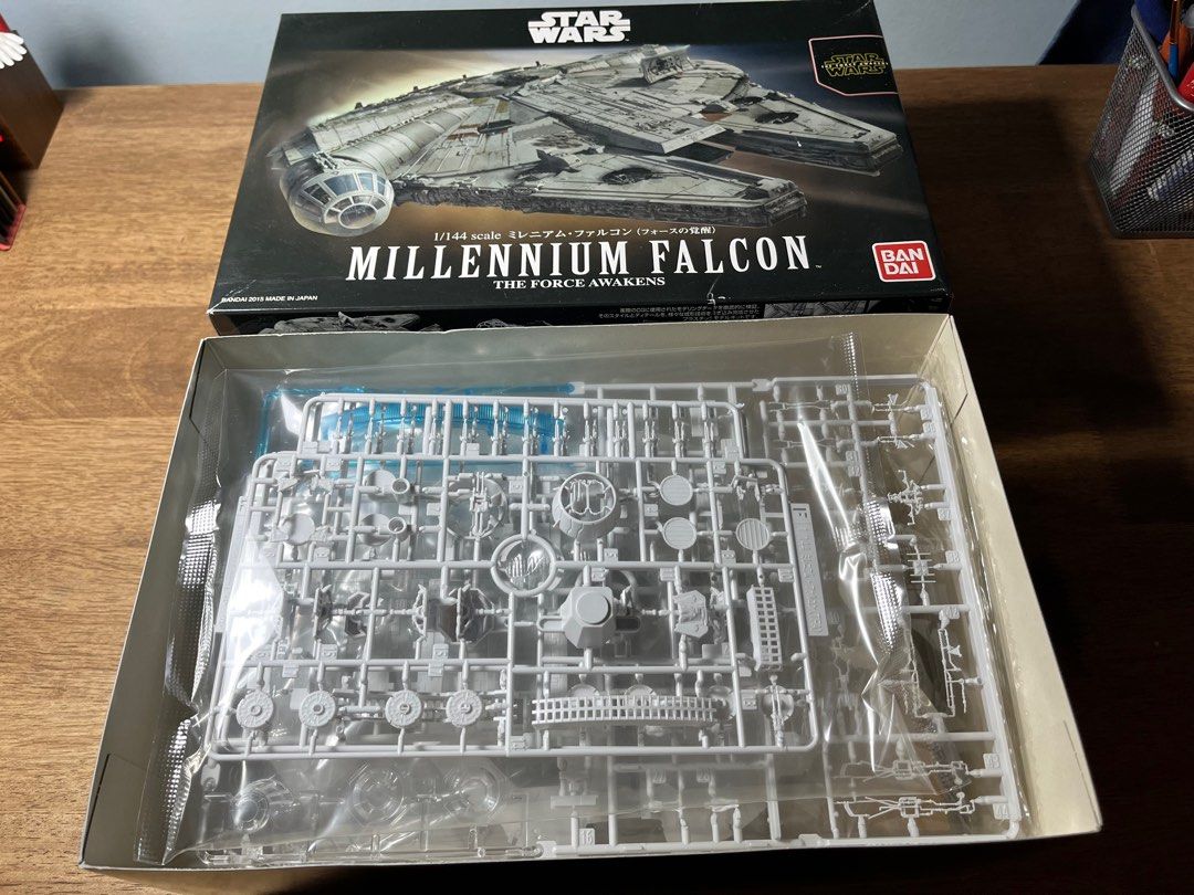 Bandai 1/144 Millennium Falcon The Force Awaken Plastic Model Kit Star ...