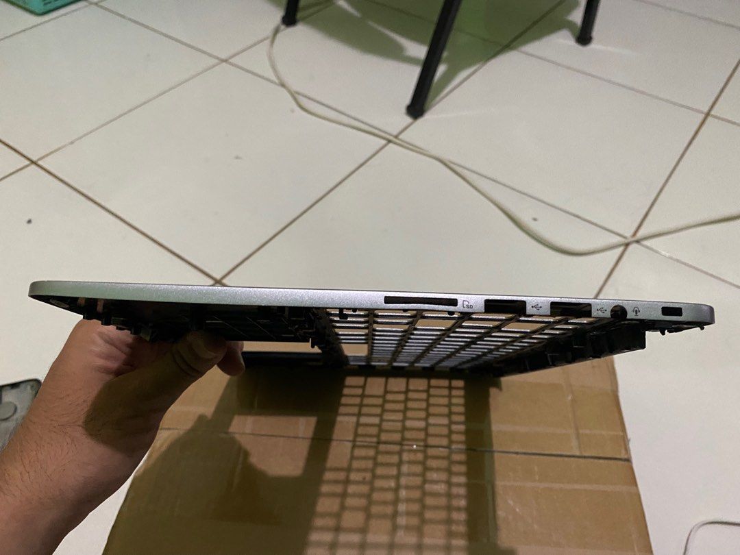 Casing Palmrest Asus K401UQ Warna Silver, Elektronik, Bagian Komputer ...