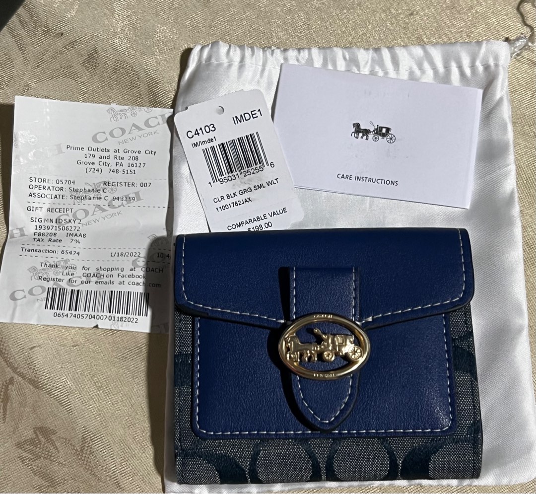 Coach bifold wallet, Women's Fashion, Bags & Wallets, Wallets & Card ...